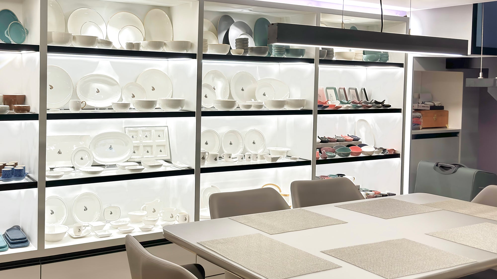 Shop now for the finest exquisite tableware from Vola Global